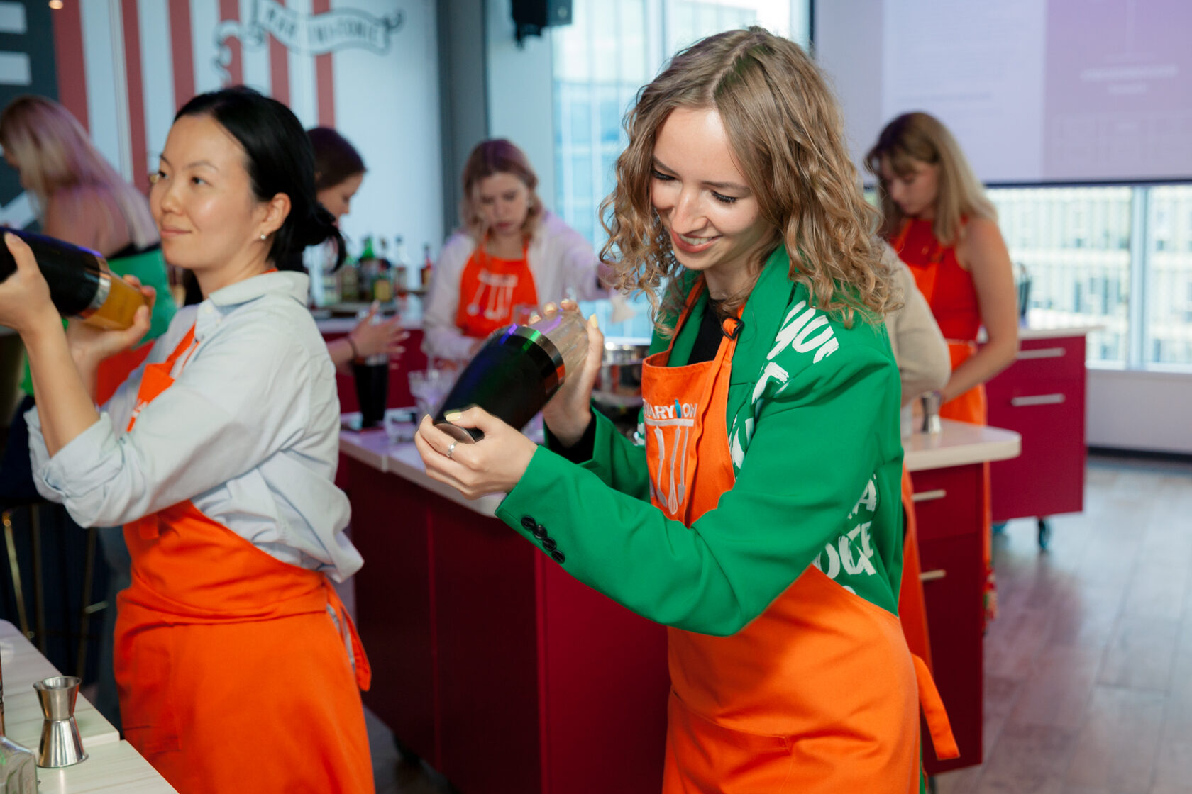 Выездной тимбилдинг «Коктейльный баттл» от EventyOn в Петербурге